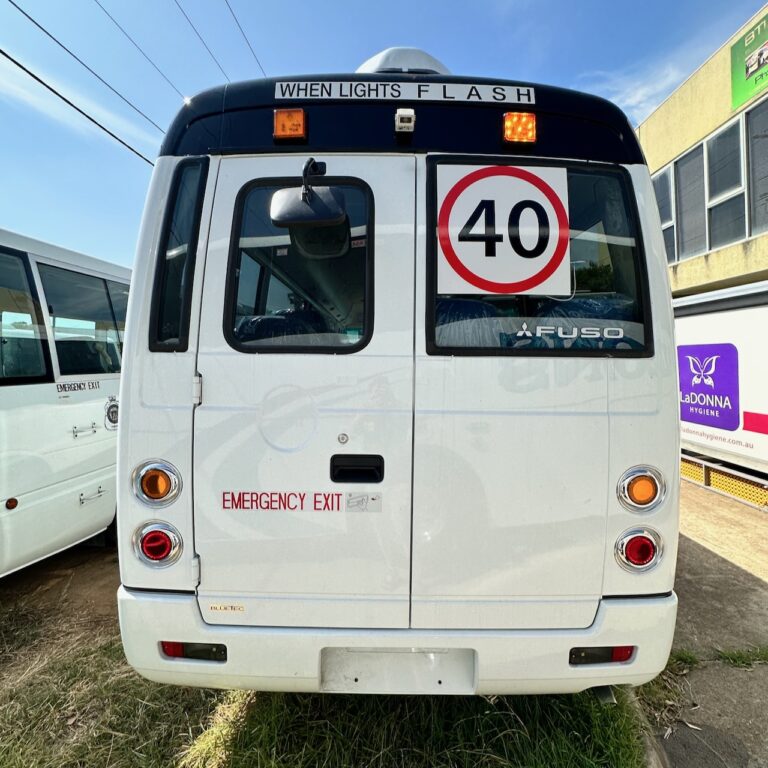 Small School Bus 40Km/h signage- Safebus